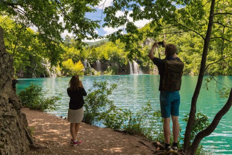 Split: Plitvice Lakes Guided Day Tour with Entry Tickets - The Guides: How They Elevate the Experience