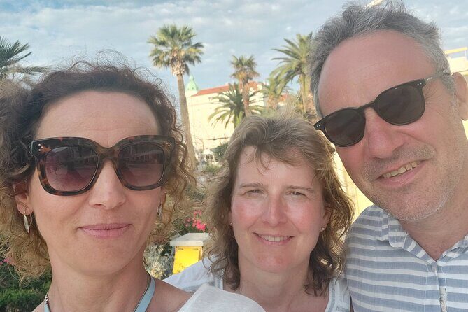 Split Private Walking Tour with a Local - Key Points