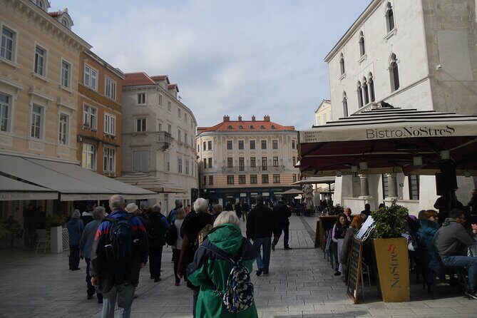 Split Private Walking Tour with a Local - The Sum Up