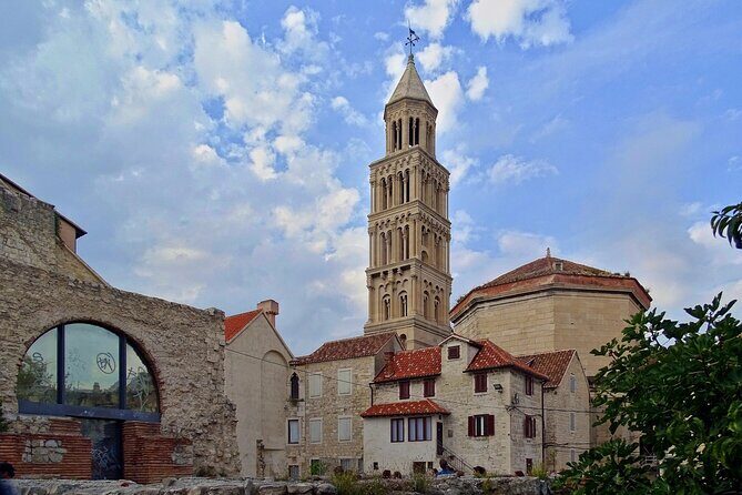 Split Quest Experience: Discover the City - Key Points