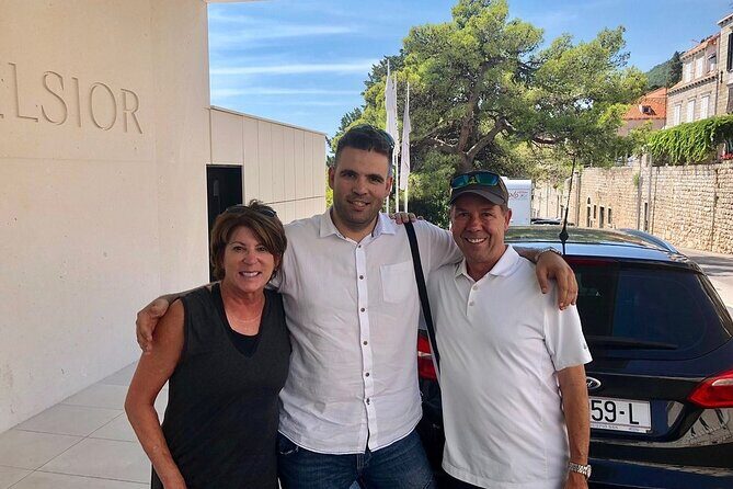 Split to Split Airport Private transfer 1-8 pax (Door to Door transfer) - Key Points