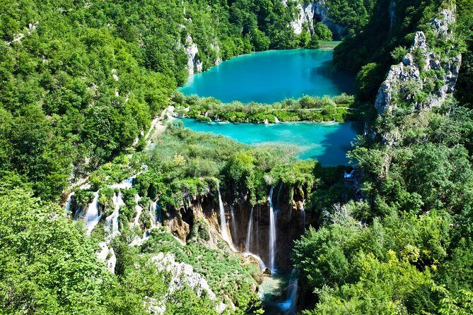 Split to Zagreb Group Transfer with Plitvice Lakes guided tour - Transportation and Group Dynamics