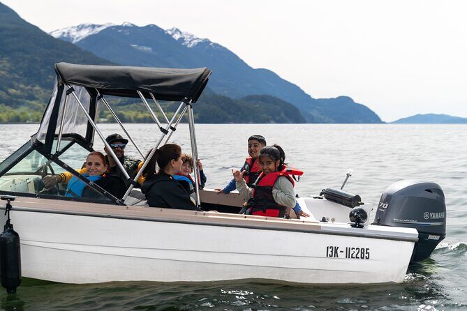 Squamish 4hr Rental 17ft Fiberglass Hourston with 70HP Engine - The Experience in Detail