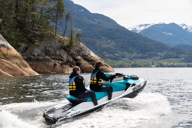 Squamish Yamaha Waverunner VX Deluxe Jet Ski Rental