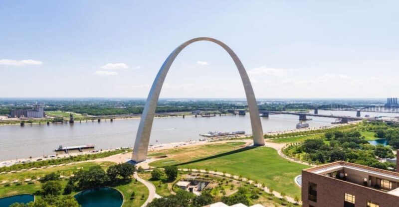 St. Louis Premium Driving Tour with Helicopter Ride & Cruise - Discovering St. Louis: A Full-Scale View from Land, Water, and Air