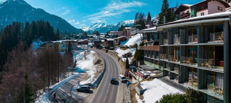 St. Moritz: Express Walk with a Local in 60 minutes - FAQs