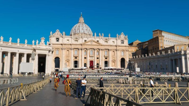 St.Peter's Basilica: Express Guided Tour & Underground Tomb - The Experience: What to Expect from This Tour