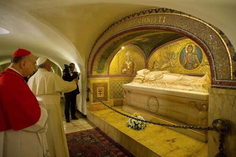 St. Peter's Basilica Full Experience with Dome & Underground - The Experience of the Guides