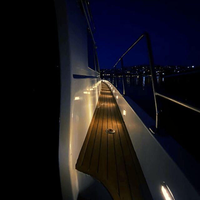 stanbul: Bosphorus Private Yacht Cruise with Tea and Coffee - FAQ