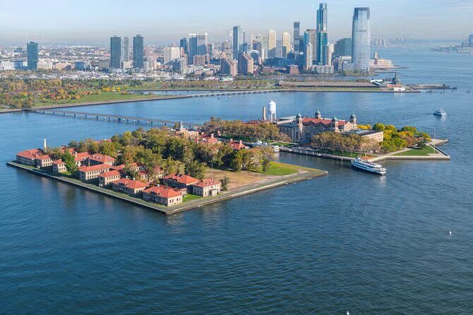 Statue of Liberty and Ellis Island Tour - Key Points