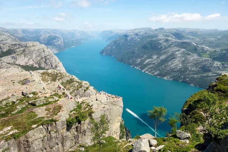 Stavanger: Lysefjorden Cruise and Preikestolen Hike - Key Points