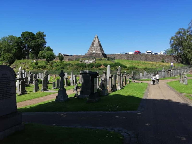 Stirling: Daily Guided Walking Tour with a Local Guide - Key Points