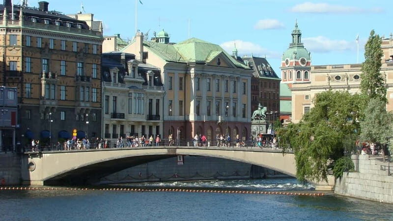 Stockholm: A Beauty On The Water - Old Town Walk & Boat Trip - A Closer Look at the Experience