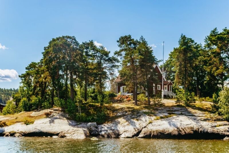 Stockholm: City Archipelago Sightseeing Cruise with Guide - Onboard Comfort and Facilities