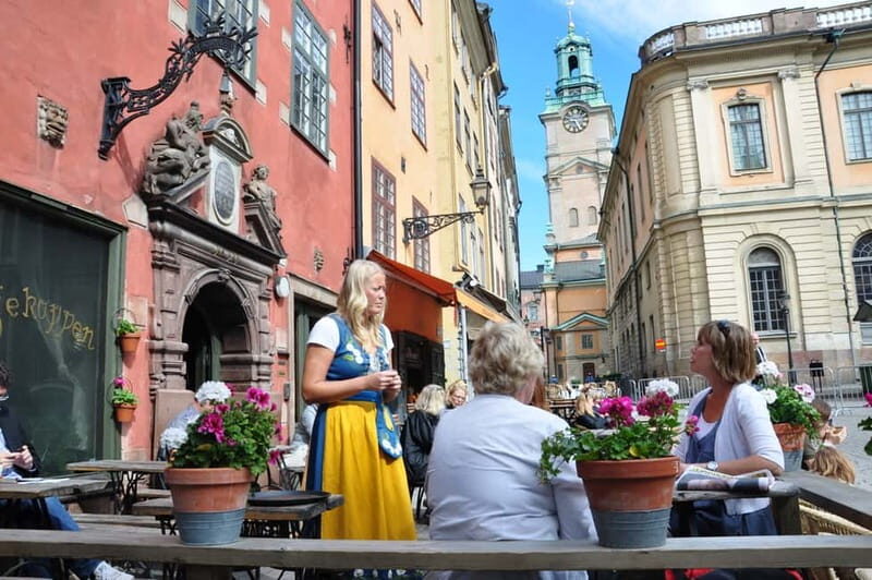 Stockholm: Highlights Guided Walking Tour - The Guide and Tour Dynamics