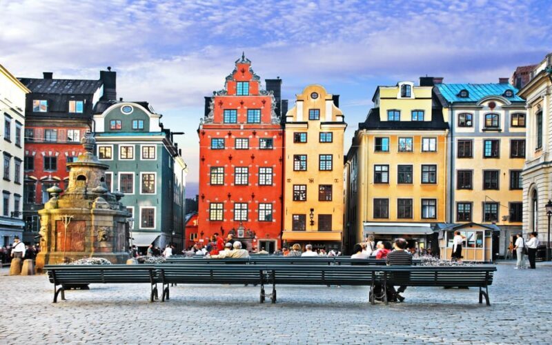 Stockholm: Old Town Highlights Private Walking Tour - The 3-Hour Experience: A Taste of More