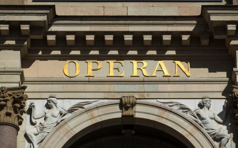 Stockholm: Old Town Highlights Private Walking Tour - Navigating the Practicalities