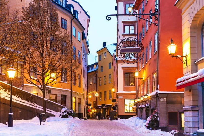 Stockholm: Old Town Historical Walking Tour, small group - Key Points