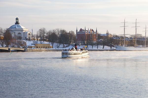 Stockholm: Winter Boat Tour with Guide - Key Points