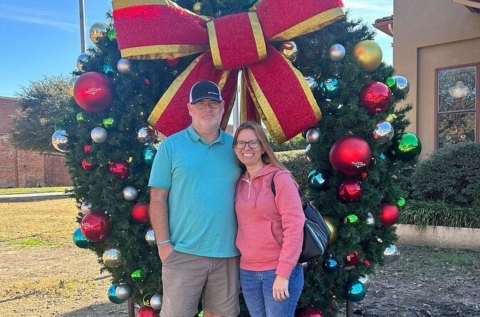 Stockyards Holiday Food & Culture Tour in Forth Worth - The Festive Photo Ops and Holiday Accessories