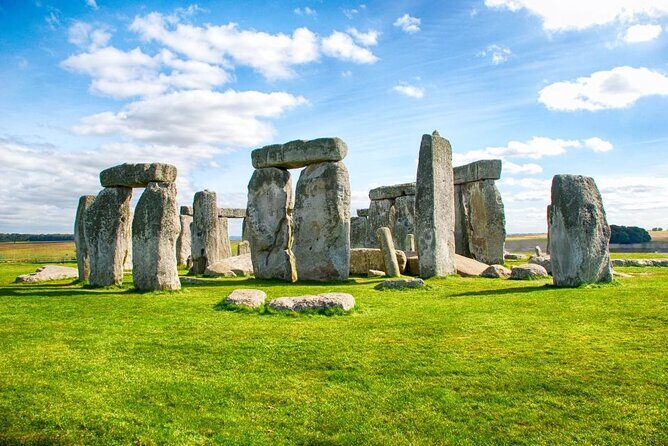 Stonehenge and Windsor Castle Tour from London With Entry Tickets - Key Points