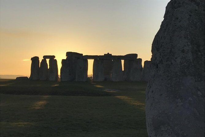 Stonehenge Independent Visit with Private Driver by Luxury Sedan - FAQ