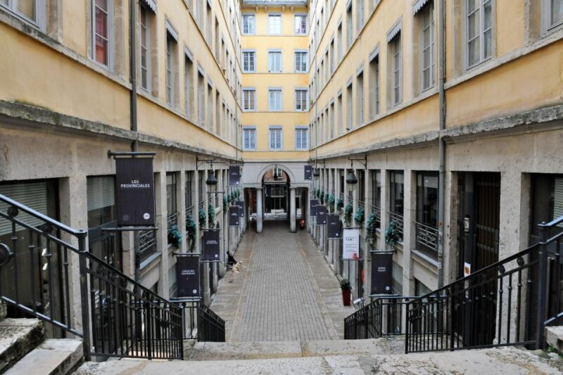 Storytelling tour of Croix-Rousse in French - FAQs About the Croix-Rousse Storytelling Tour