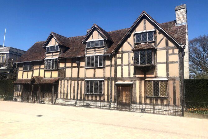 Stratford-Upon-Avon Audio Walking Tour: Shakespeare's Life - Who Should Consider This Tour?