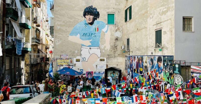 Street art tour of the Spanish Quarters & Maradona idol - Key Points