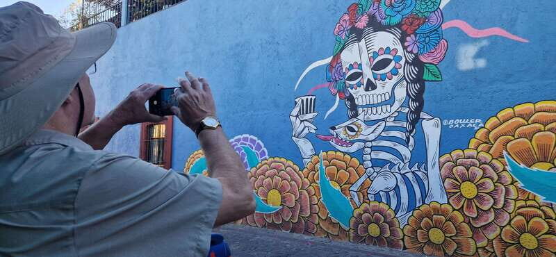 Street Art with an artist - Discover Oaxaca’s Street Art with an Artist: A Deep Dive into a Colorful Experience