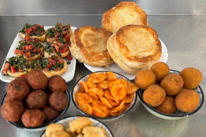 Street Food Lecce: Guided walking tour with typical food and wines. - Exploring the Itinerary in Detail