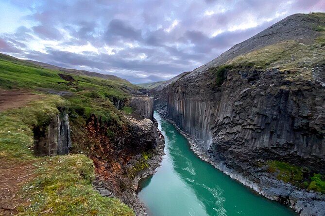 Stuðlagil Canyon and Vök Baths Day Tour - The Itinerary Breakdown: What to Expect on This Scenic Day