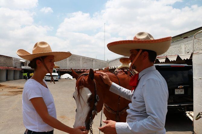 Sunday among charros from Guadalajara - Key Points