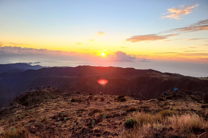 Sunrise in Areeiro Peak - A Deep Dive Into the Experience