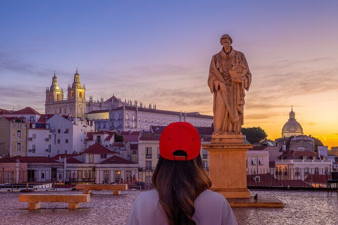 Sunrise Walking Tour: Lisbon Before the Crowds - Key Points