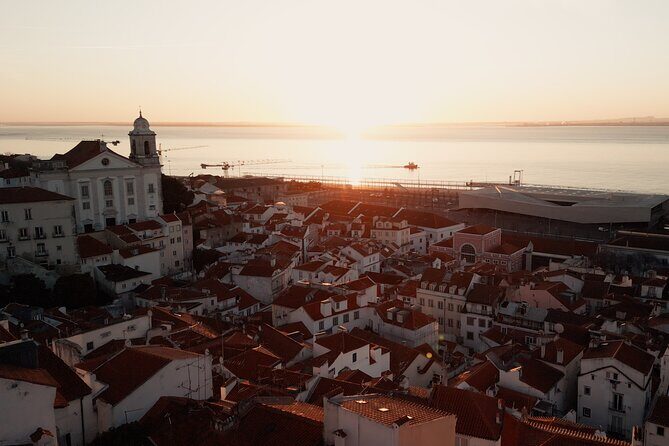 Sunrise Walking Tour: Lisbon Before the Crowds - Exploring the Itinerary in Detail