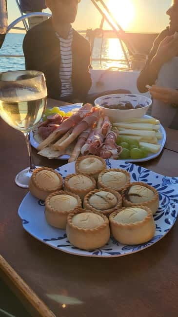 Sunset Apéritif on a 15m sailing boat - Key Points