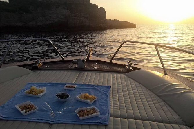 Sunset Boat Tour from Sorrento - The Experience from a Traveler’s Perspective