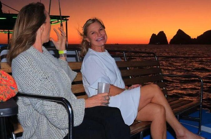 Sunset Boat Tour Includes Open Bar and Dinner - Why This Tour Might Be Perfect for You