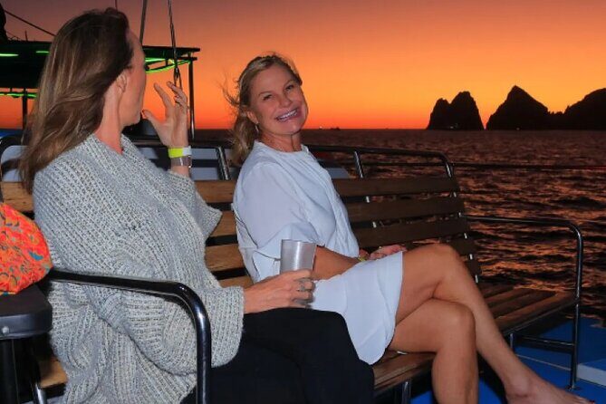 Sunset Boat Tour Includes Open Bar and Dinner - Who Should Consider This Tour?