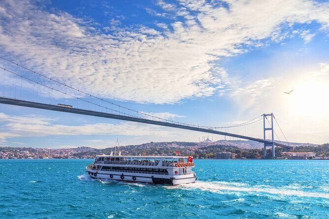 Sunset Bosphorus Yacht Cruise with Golden Horn - Key Points