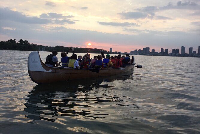 Sunset Canoe Tour of the Toronto Islands - An In-Depth Look at the Sunset Canoe Experience