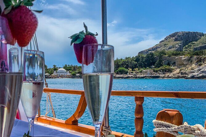 Sunset Cruise in Rhodes with unlimited drinks & snacks - FAQ