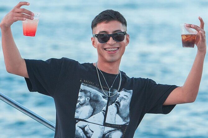 Sunset Cruise with Dinner and Open Bar - The Sum Up