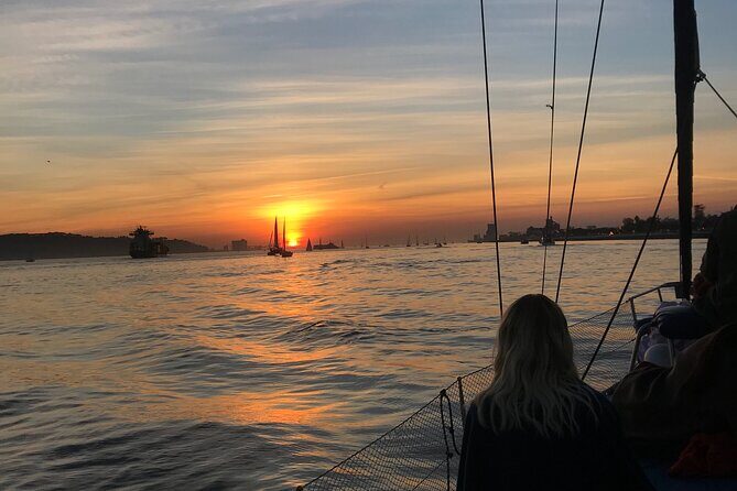 Sunset sailboat tour in Lisbon with green wine - FAQs