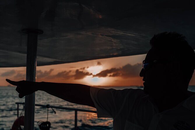 Sunset Sailing Adventure to Isla Mujeres Unlimited + Transfer from Cancún - FAQ