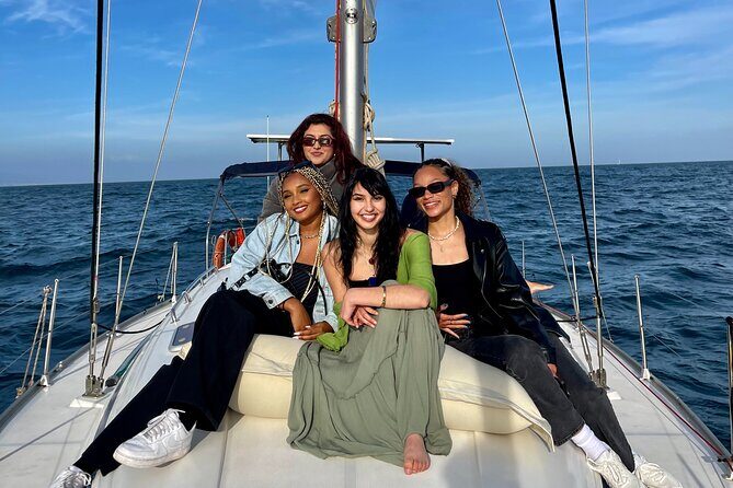 Sunset Sailing Cruise in Barcelona led by Young & Local Captain - Key Points