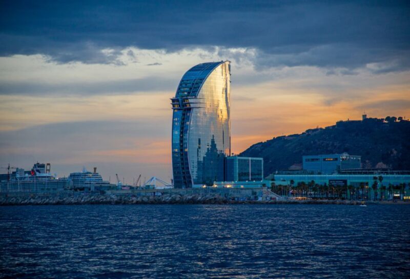 Sunset Sailing Experience in Barcelona - An In-Depth Look at the Sunset Sailing Tour