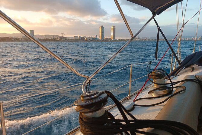 Sunset Sailing Tour in Barcelona - Key Points