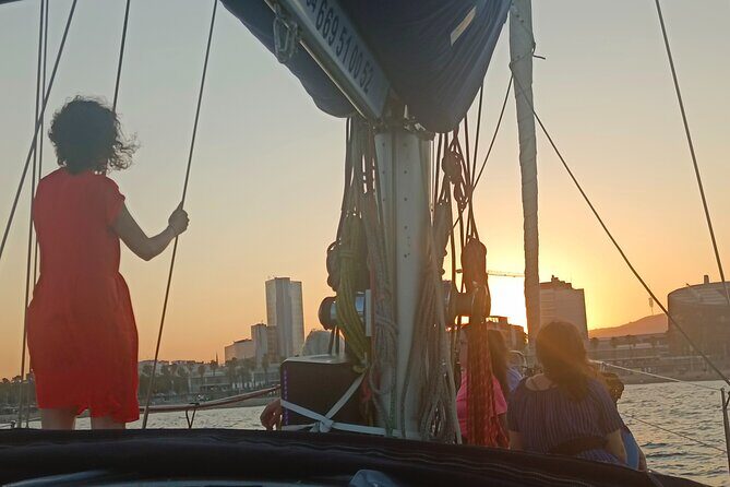 Sunset Sailing Tour in Barcelona - What’s Included and What to Bring